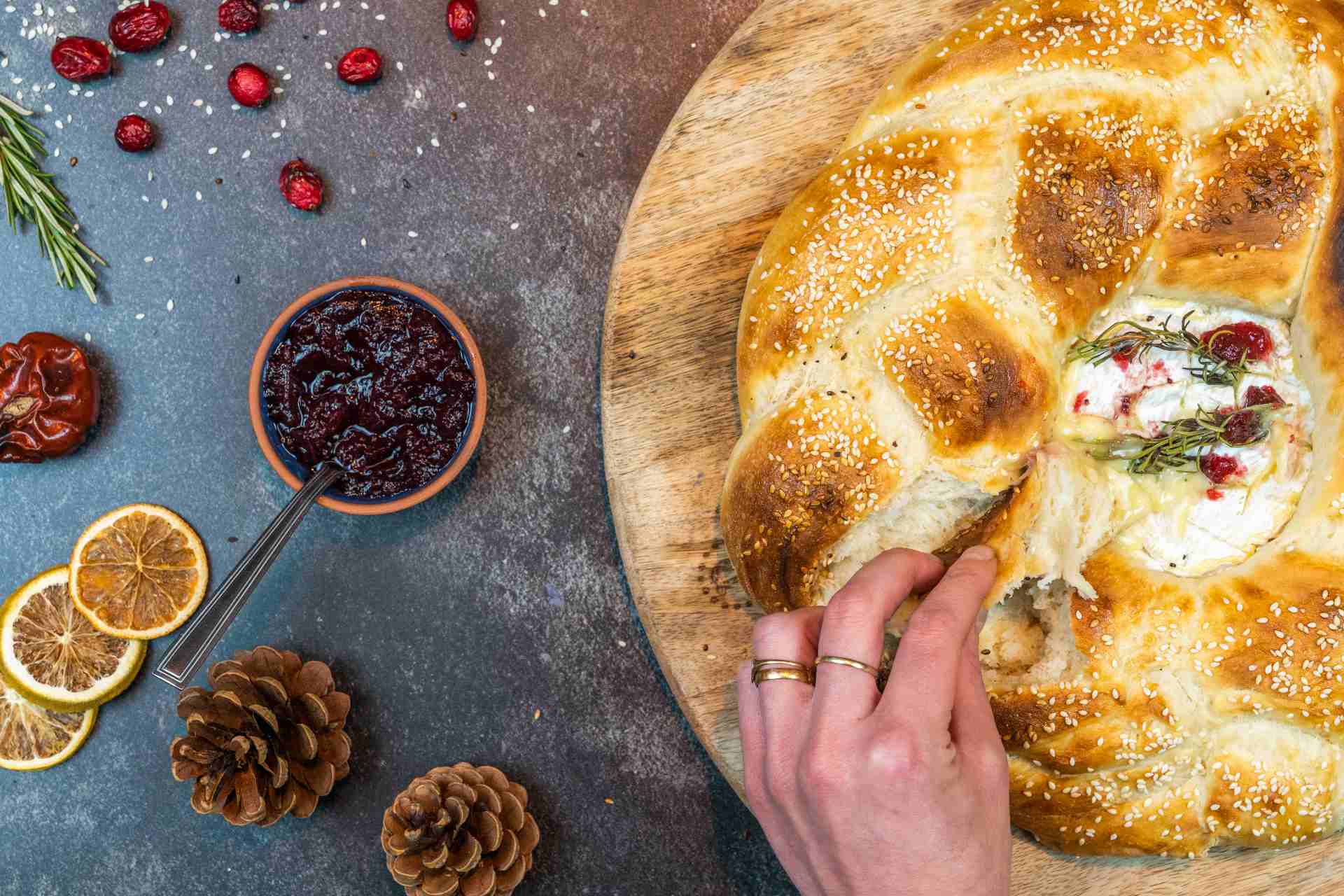 Easy Christmas Bread Wreath with Camembert and Cranberry Dip Recipe ...