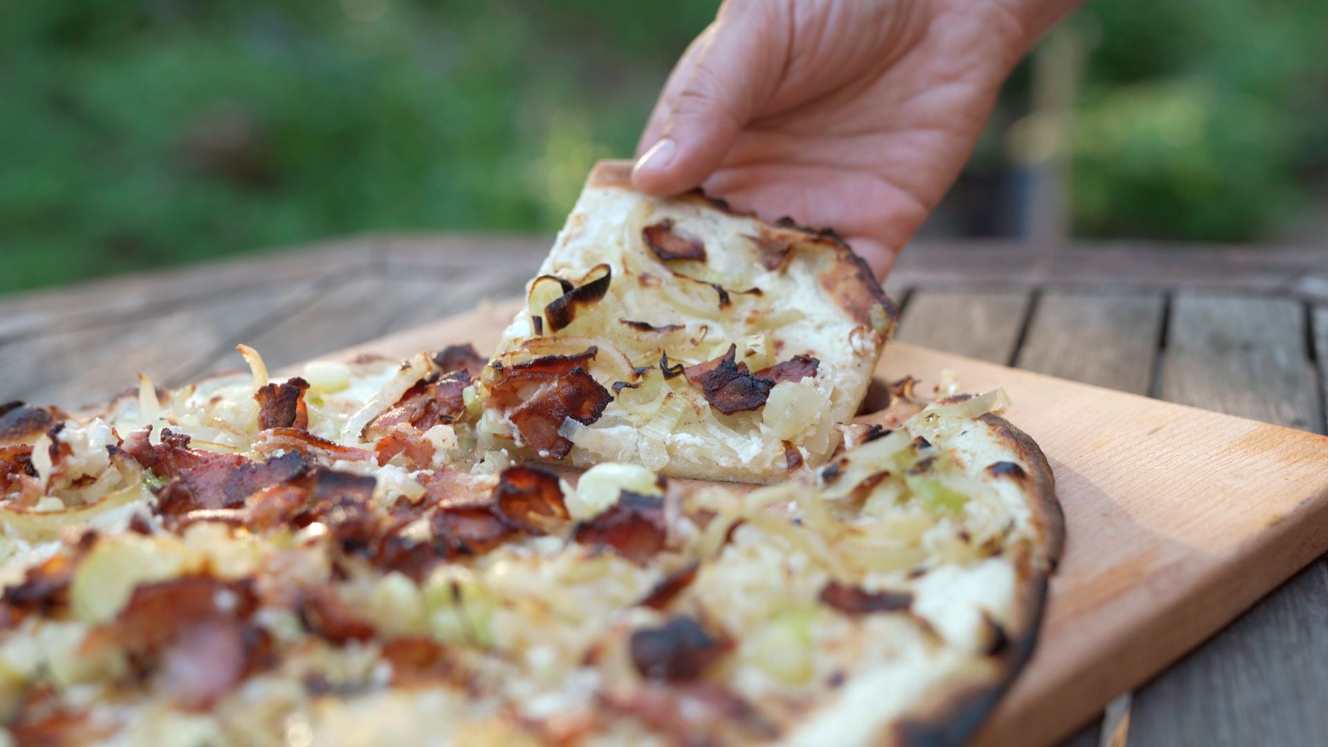 Pizza Crust Styles Guide: Thin and Crispy Pizza — Ooni USA